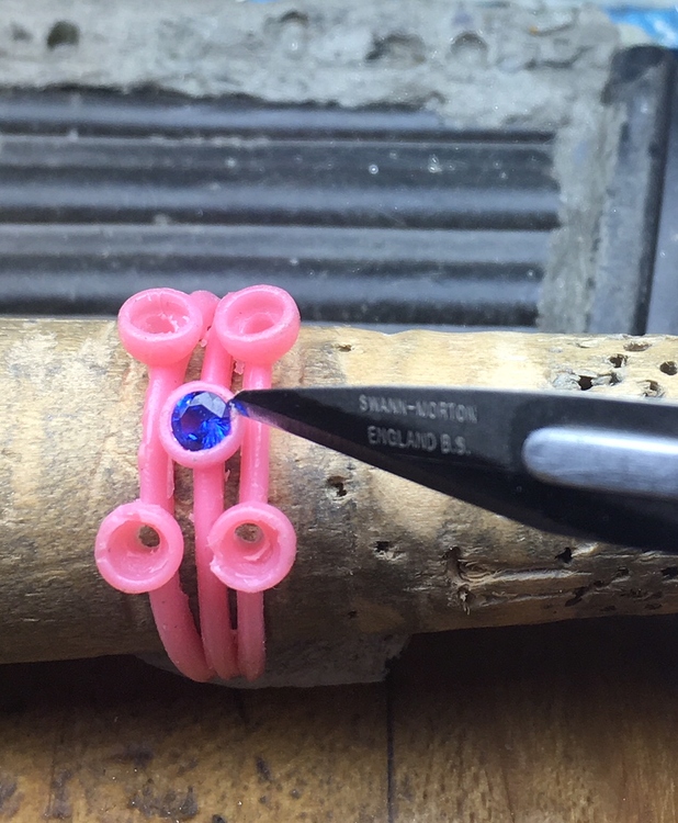 Setting Gemstones in Wax - A tutorial - Jewelry Discussion - Ganoksin ...